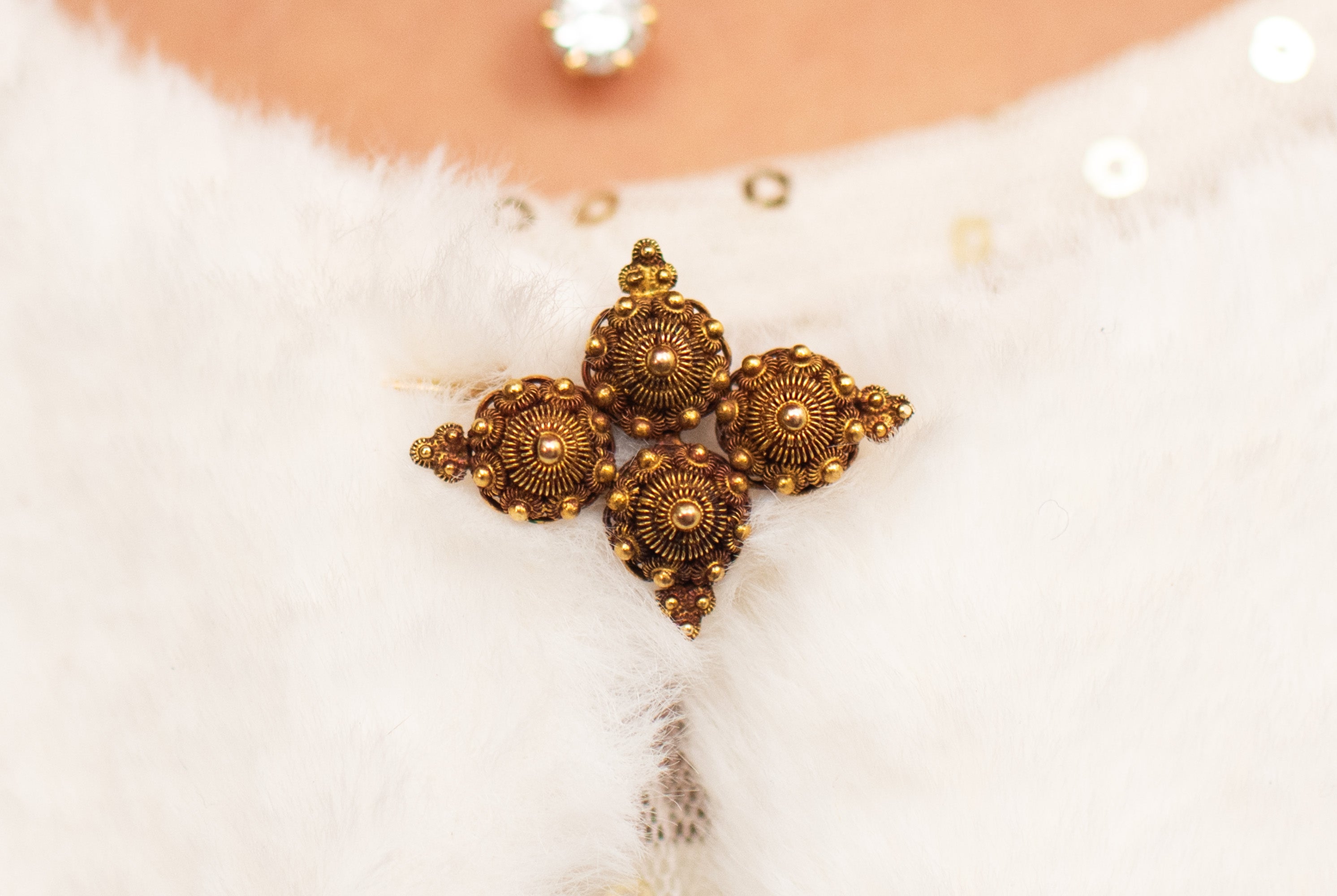 Gold Victorian Broach – Anthonys Fine Art & Antiques